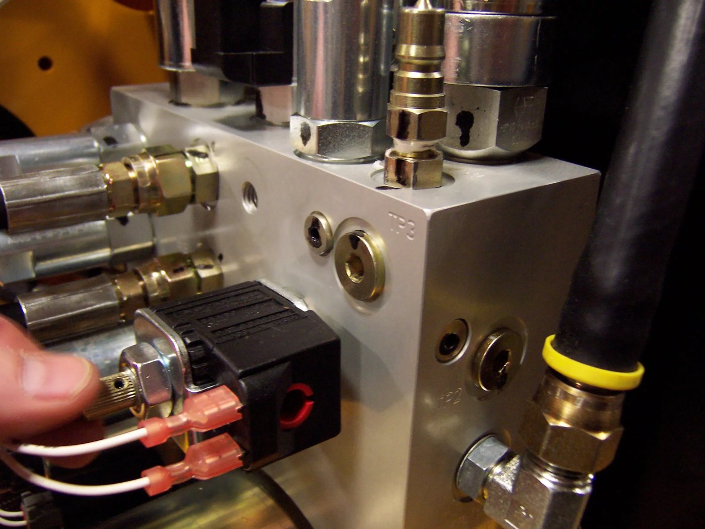 5 Reasons to Design with Electro Hydraulics in Mind